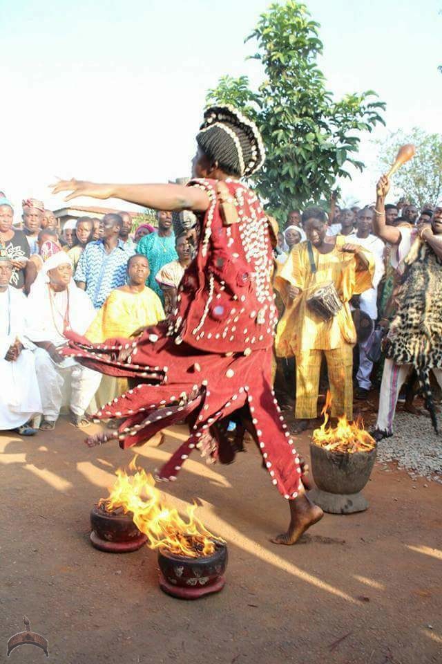 SANGO, kABIYESI O!!! LALU OBA KOSO ORIKI SANGO. - Ọmọ Oòduà