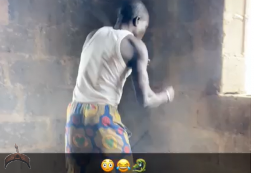 Funny Video: Lameda, come and carry your papa oh ! - Ọmọ Oòduà